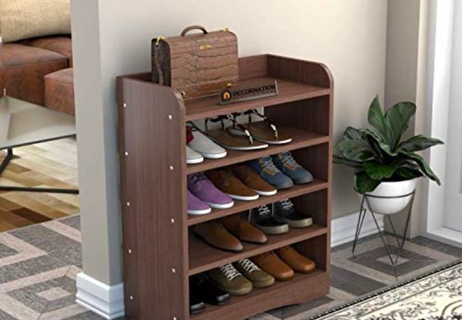 Vastu Tips for Sho Rack- बुट-चप्पलांमुळे घरात येऊ शकते दारिद्र, जाणून ...